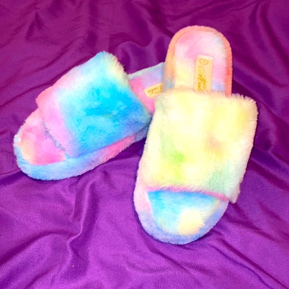 Shoes | New Slippers | Poshmark